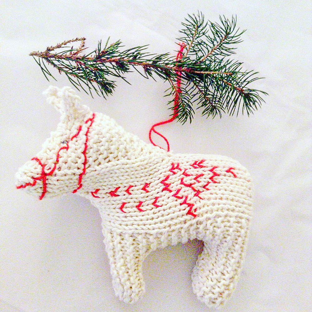Free Knitting Pattern | Dala Horse